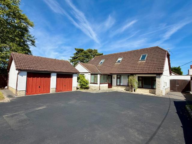 5 bedroom chalet for sale