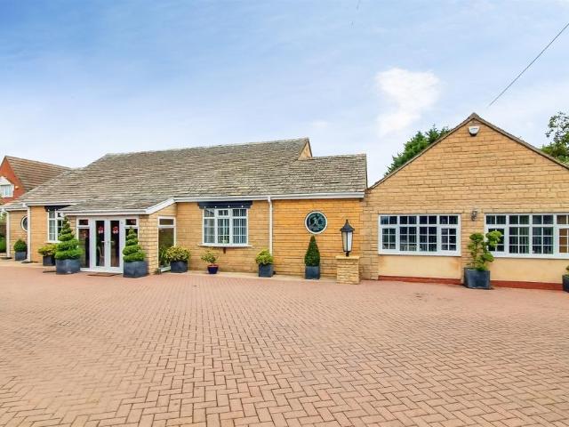 5 bedroom chalet for sale