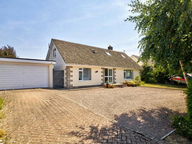 5 bedroom chalet for sale
