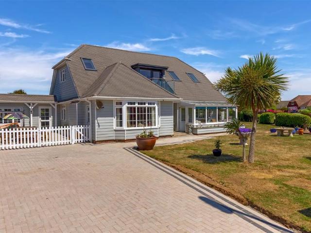 5 bedroom chalet for sale