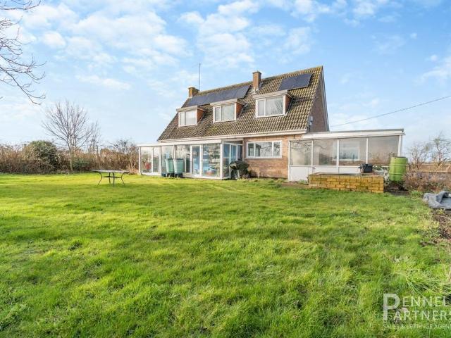 5 bedroom chalet for sale