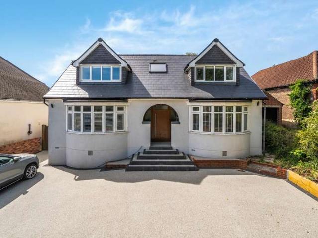 5 Bedroom Chalet House