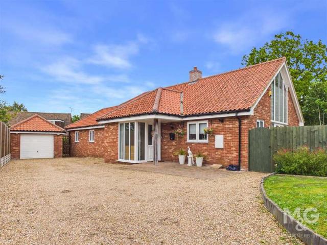 4 Bedroom Chalet House