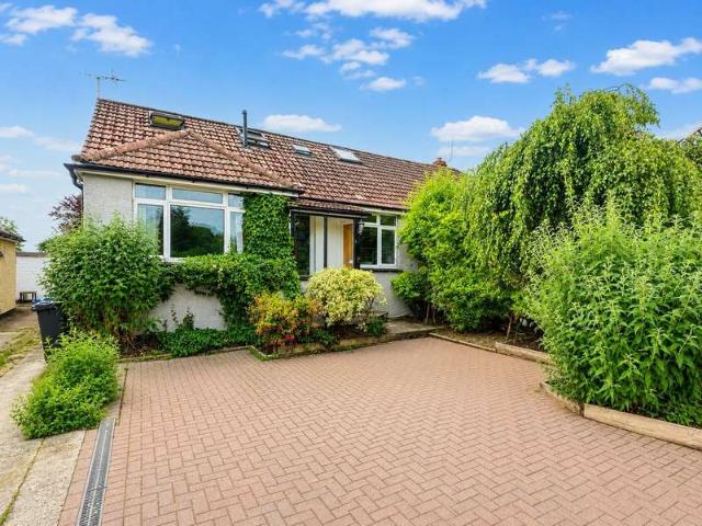 5 Bedroom Chalet House