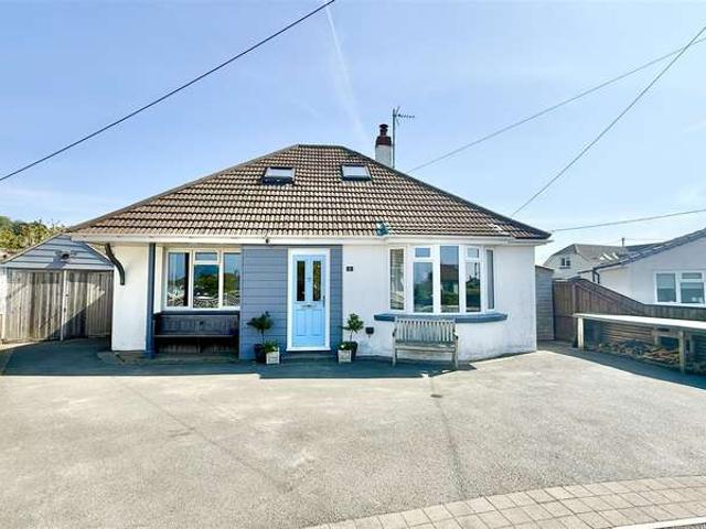 5 Bedroom Chalet House