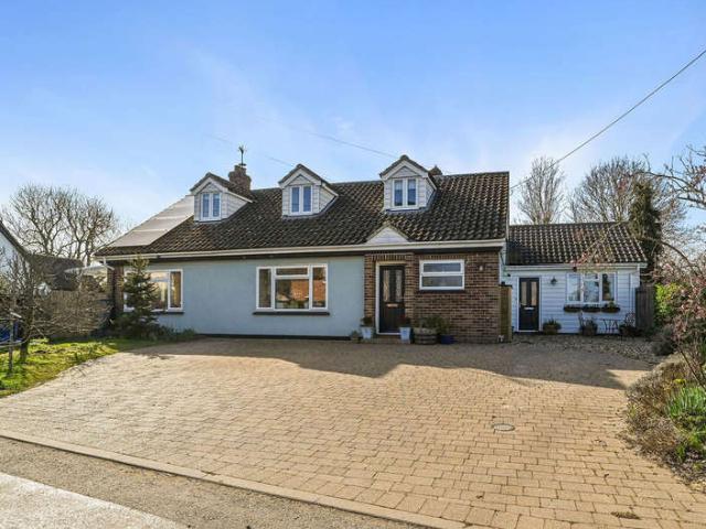 5 Bedroom Chalet House