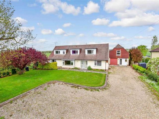 5 Bedroom Chalet House