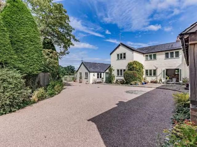 5 bedroom character property for rent in Long Lane, Bunbury, C.