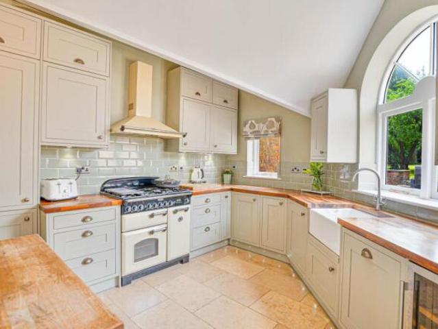 5 bedroom character property for sale in High Street, Great Linford, MK14
