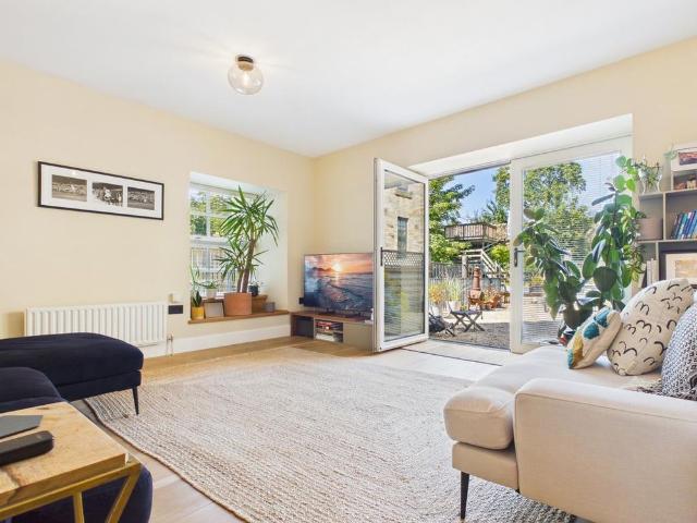 5 bedroom character property to rent