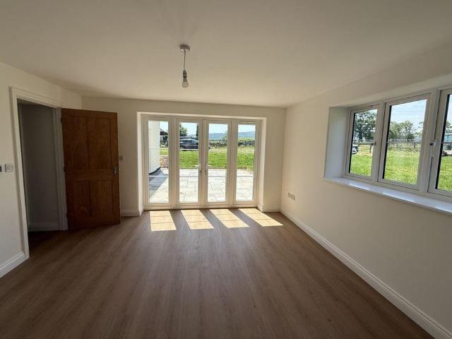 5 bedroom character property to rent