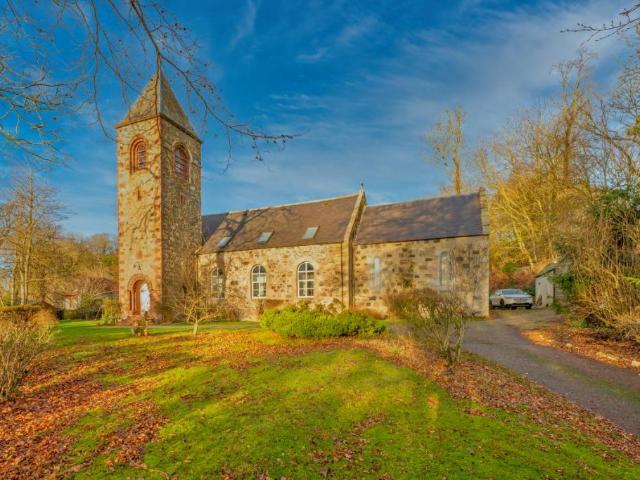 4 bedroom detached house to rent