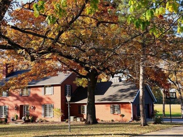 5 bedroom, Charles City IA 50616 103501132