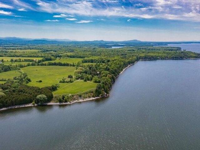 5 bedroom, Charlotte VT 05445 104831254