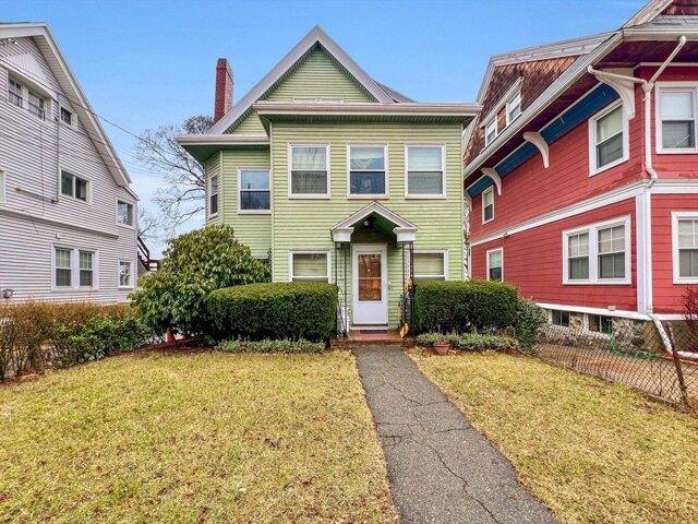 5 bedroom, Chelsea MA 02150 104717644