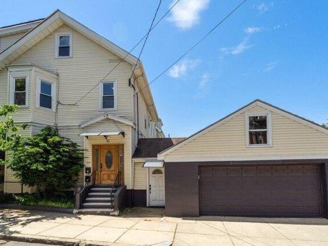 5 bedroom, Chelsea MA 02150 104234554