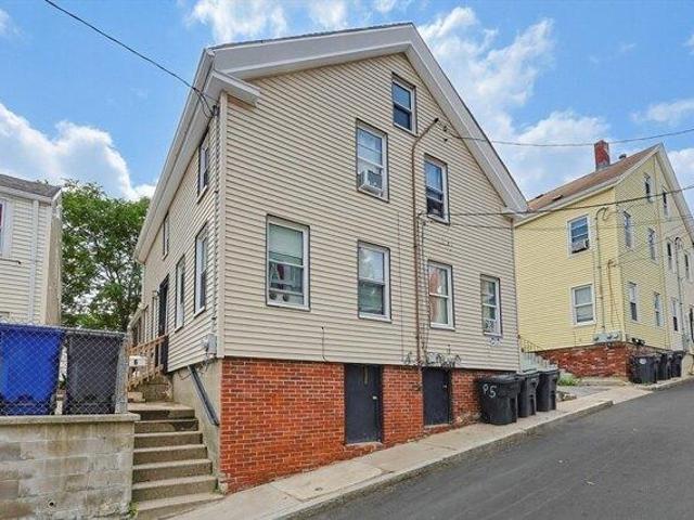 5 bedroom, Chelsea MA 02150 105093895