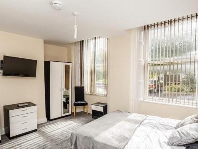 5 Bedroom Cluster House For Rent In Huddersfield, West Yorkshire