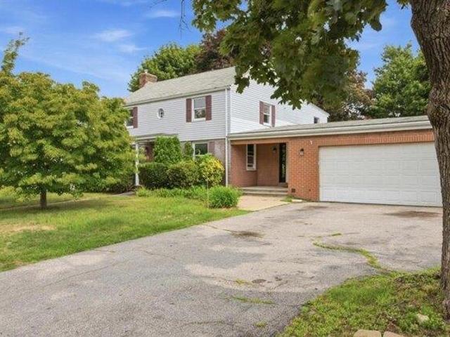 5 bedroom, Cranston RI 02920 104831899