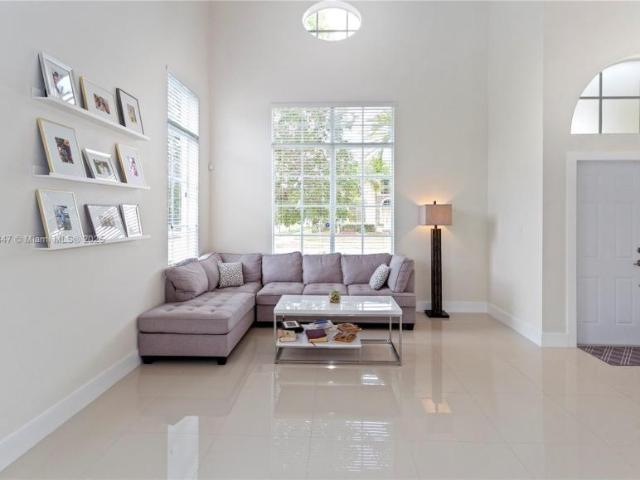 5 bedroom, Cutler Bay Fl FL 33190 102660082