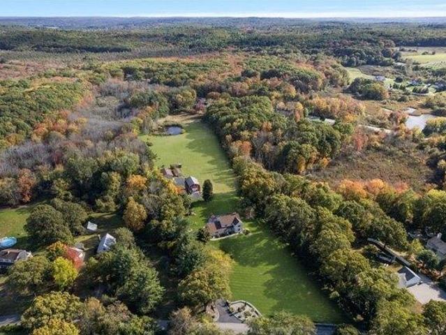 5 bedroom, Cumberland RI 02864 LS102725787