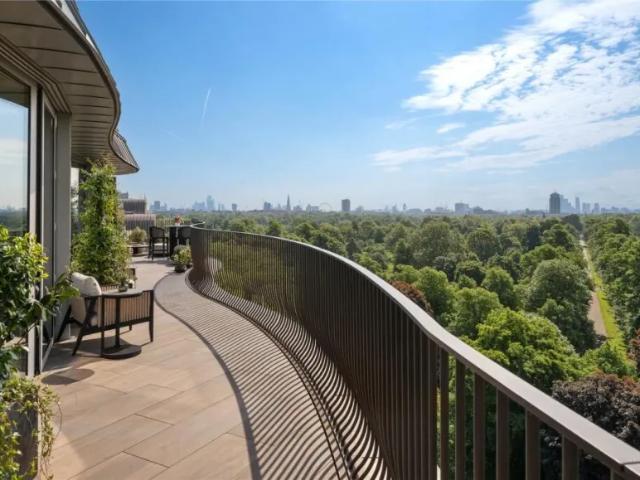 5 Bedroom Apartment Bayswater London LS102596630