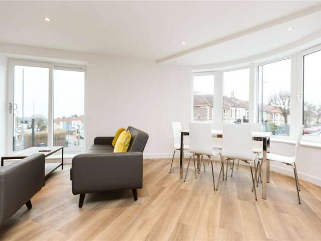 5 Bedroom Apartment Flat