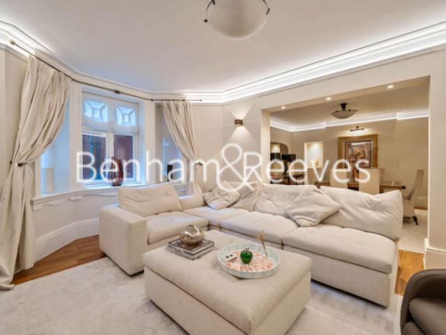 5 Bedroom Apartment Flat