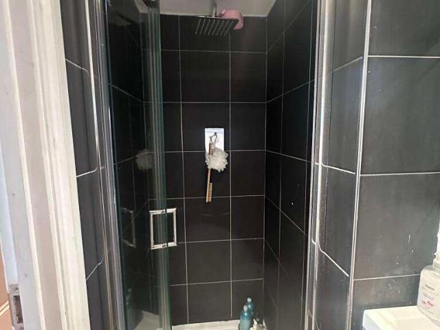 5 Bedroom Apartment Flat