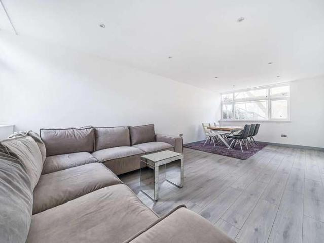 5 Bedroom Apartment Flat