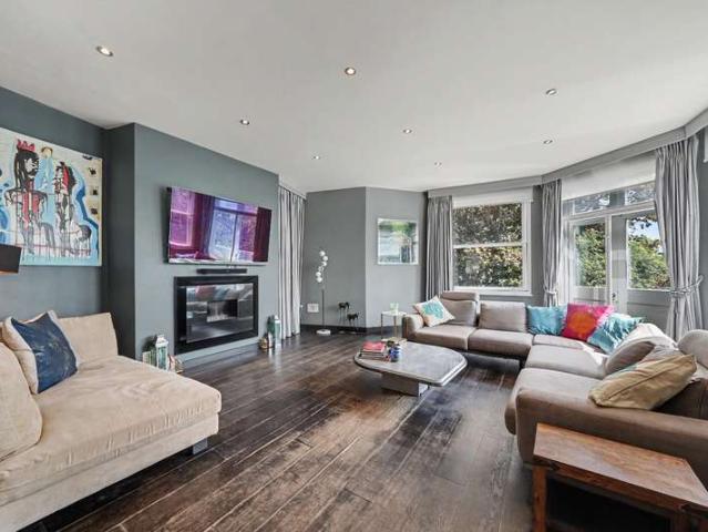 5 Bedroom Apartment Flat