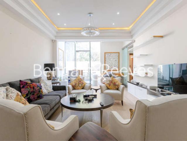 5 Bedroom Apartment Flat