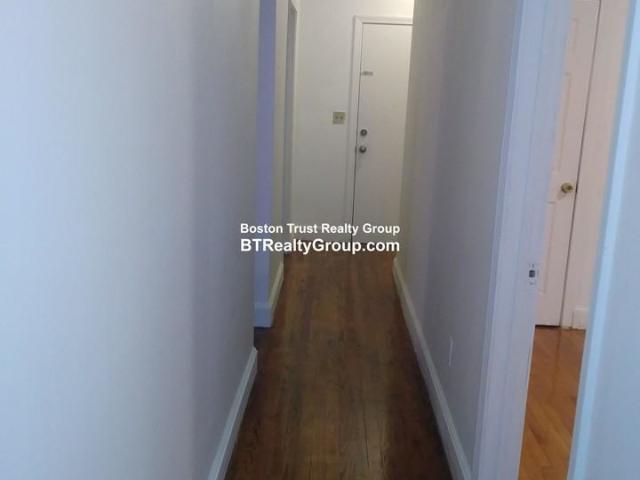 5 Bedroom Apartment for Rent at 163 University Ave, Lowell, MA 01854 Pawtucketville