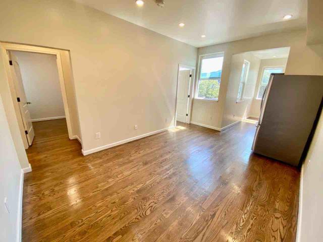 5 Bedroom Apartment for Rent at 1753 Fulton St #1755, San Francisco, CA 94117 NOPA