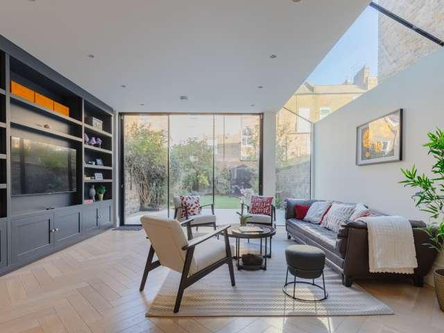 5 bedroom apartment for rent in Brook Green, London