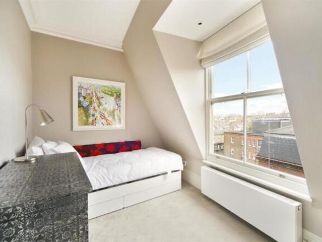 5 bedroom apartment for rent in Cadogan Court, Chelsea, SW3