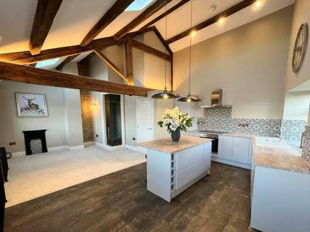 5 bedroom apartment for rent in Carr Road Calverley Leeds LS28