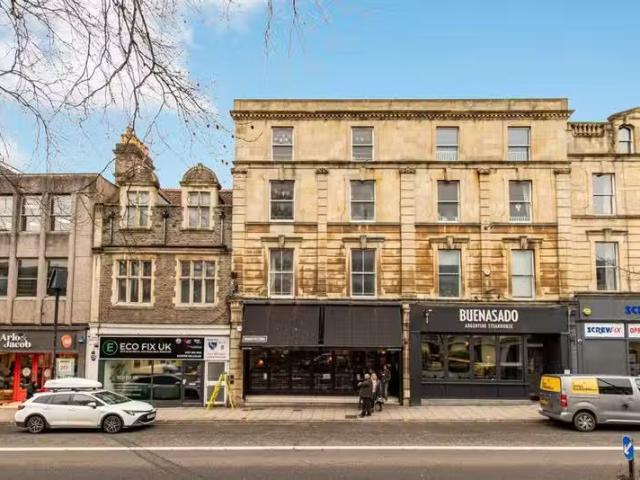 5 bedroom apartment for rent in Kings Parade Avenue, Bristol.