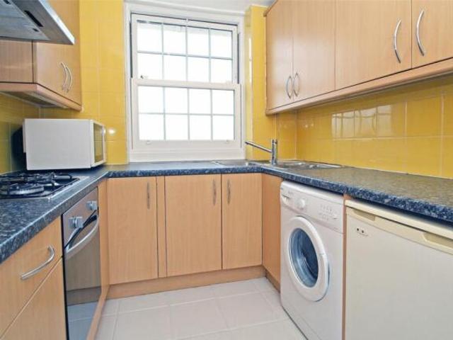 5 bedroom apartment for rent in Lea Court, Emlyn Gardens, London, W12