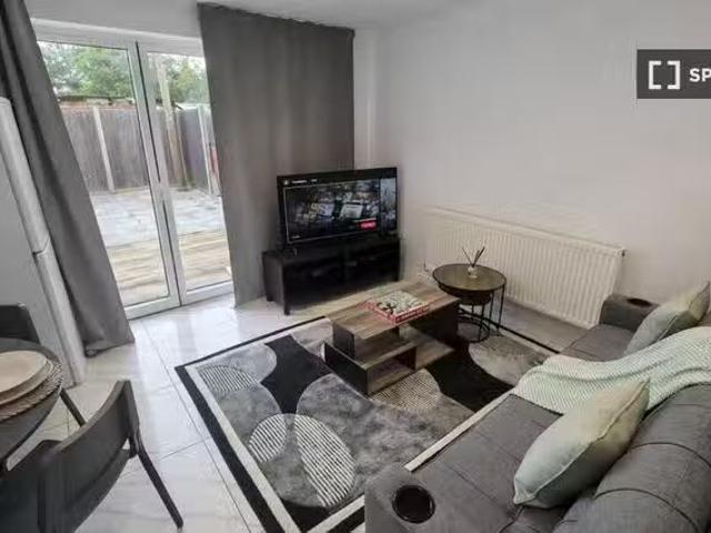 5 bedroom apartment for rent in Reading