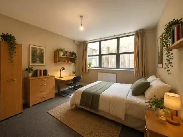 5 bedroom apartment for rent in St. Augustines Parade, Bristol.