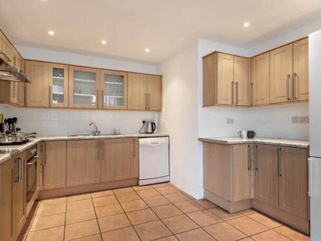 5 bedroom apartment for rent in Strathmore Court, St John's Wood NW8