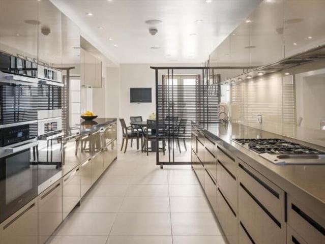 5 bedroom apartment for sale in Duchess Of Bedfords Walk, London W8