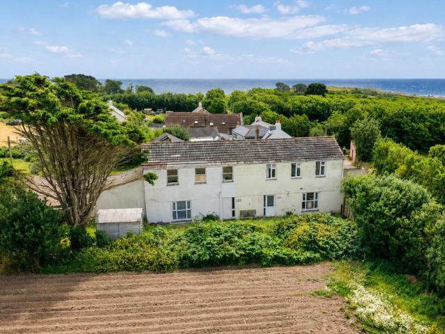 5 bedroom apartment for sale