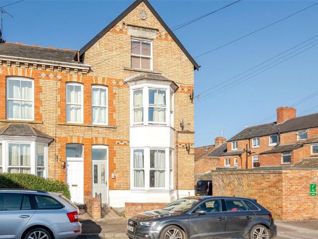 5 bedroom apartment for sale
