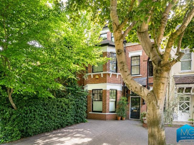 5 bedroom apartment for sale