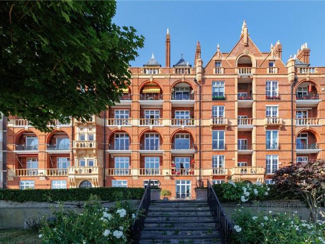 5 bedroom apartment for sale