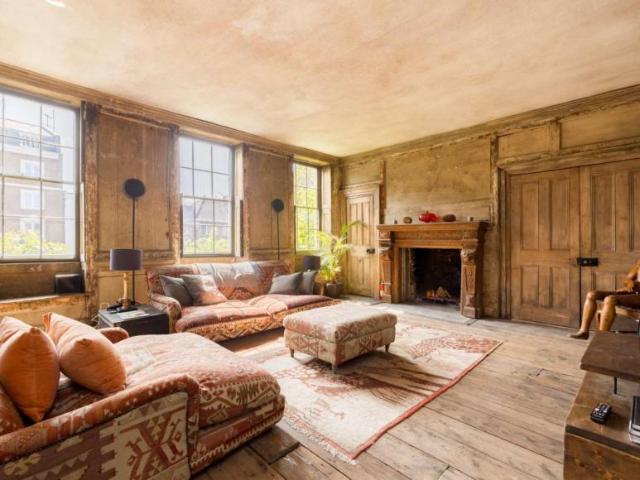 5 Bedroom Apartment London London LS101815918