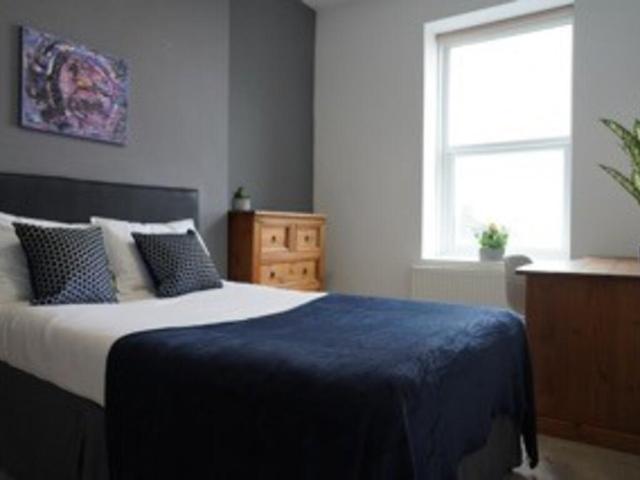 5 bedroom apartment to rent