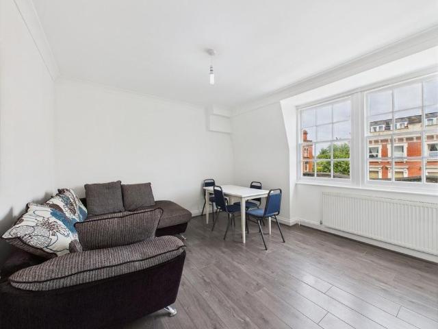 5 bedroom apartment to rent